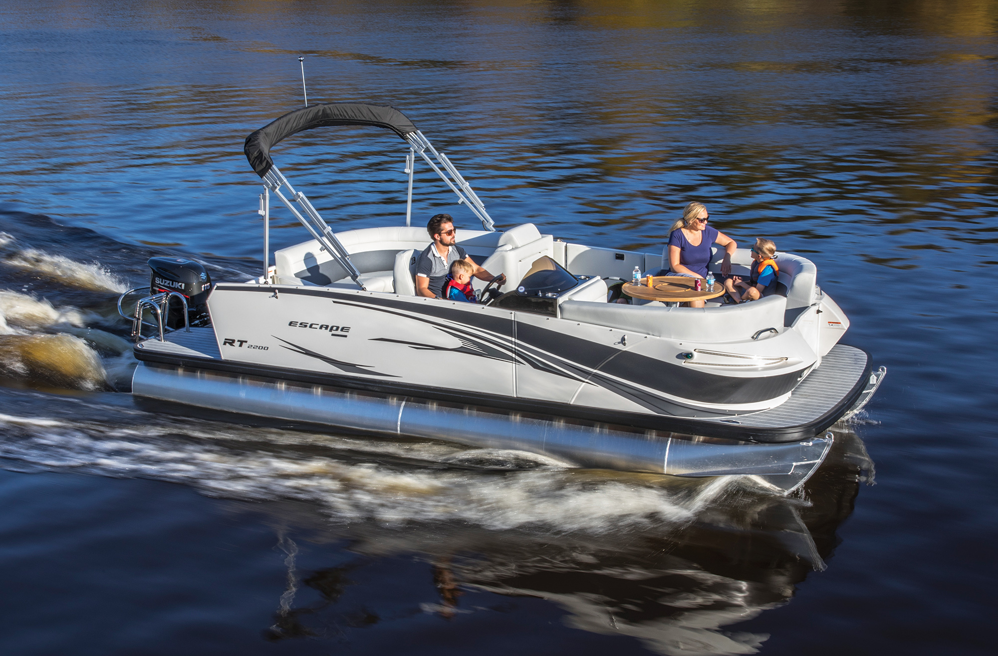 Larson Escape 2200 RT | PowerBoating.com